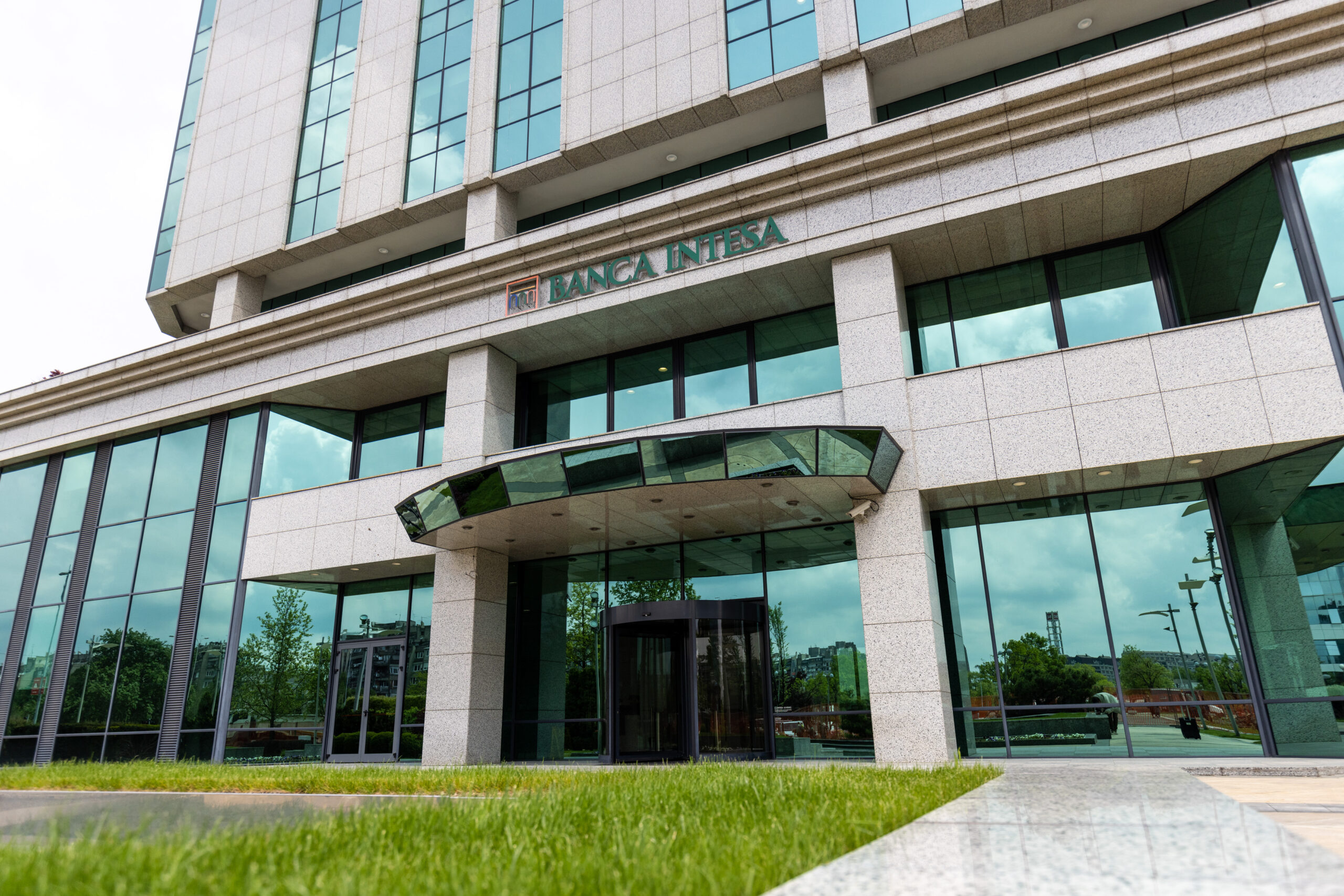 Banca Intesa nosilac Top Employer sertifikata i u 2026. godini - Sve o ...